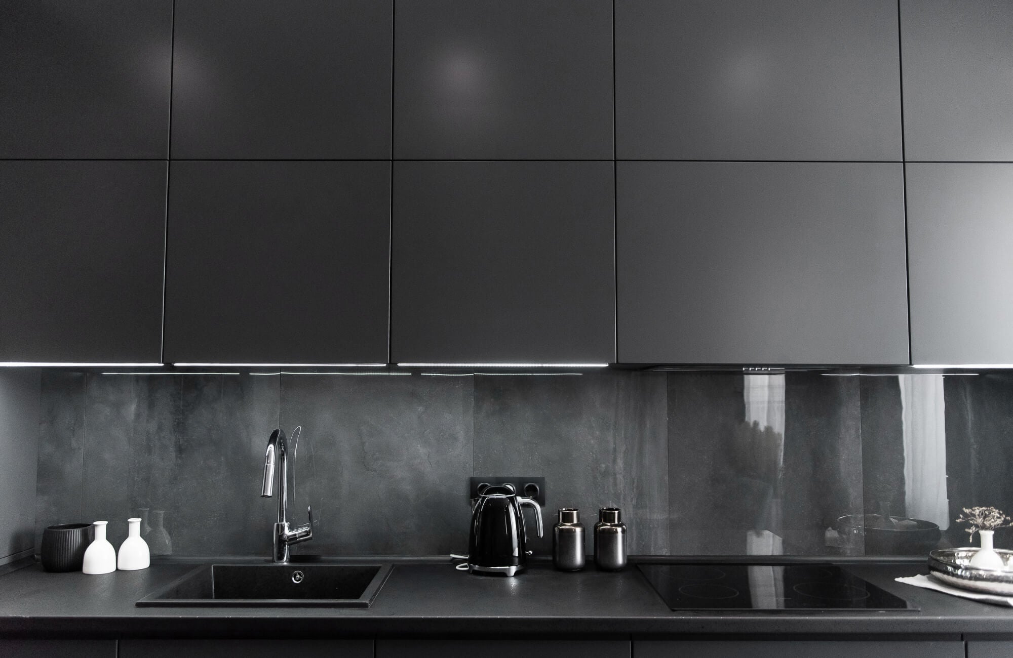 Are Large Format Stone Look Tiles Trendy For Kitchen Backsplashes?